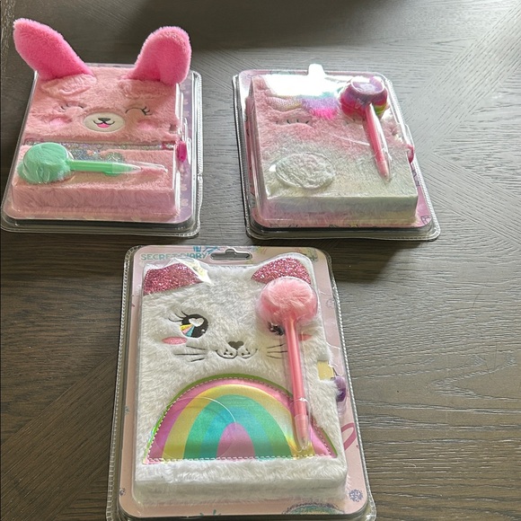 votum | Other | Kids Furry Notebook Set Comes With Lock And Pom Pom Pen ...